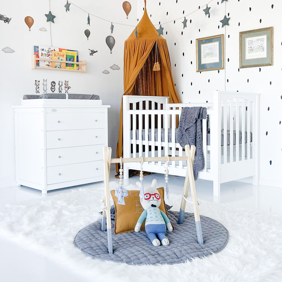 Traditional Cot with 4 Drawer Chest – Cloud 9 Baby Bedrooms